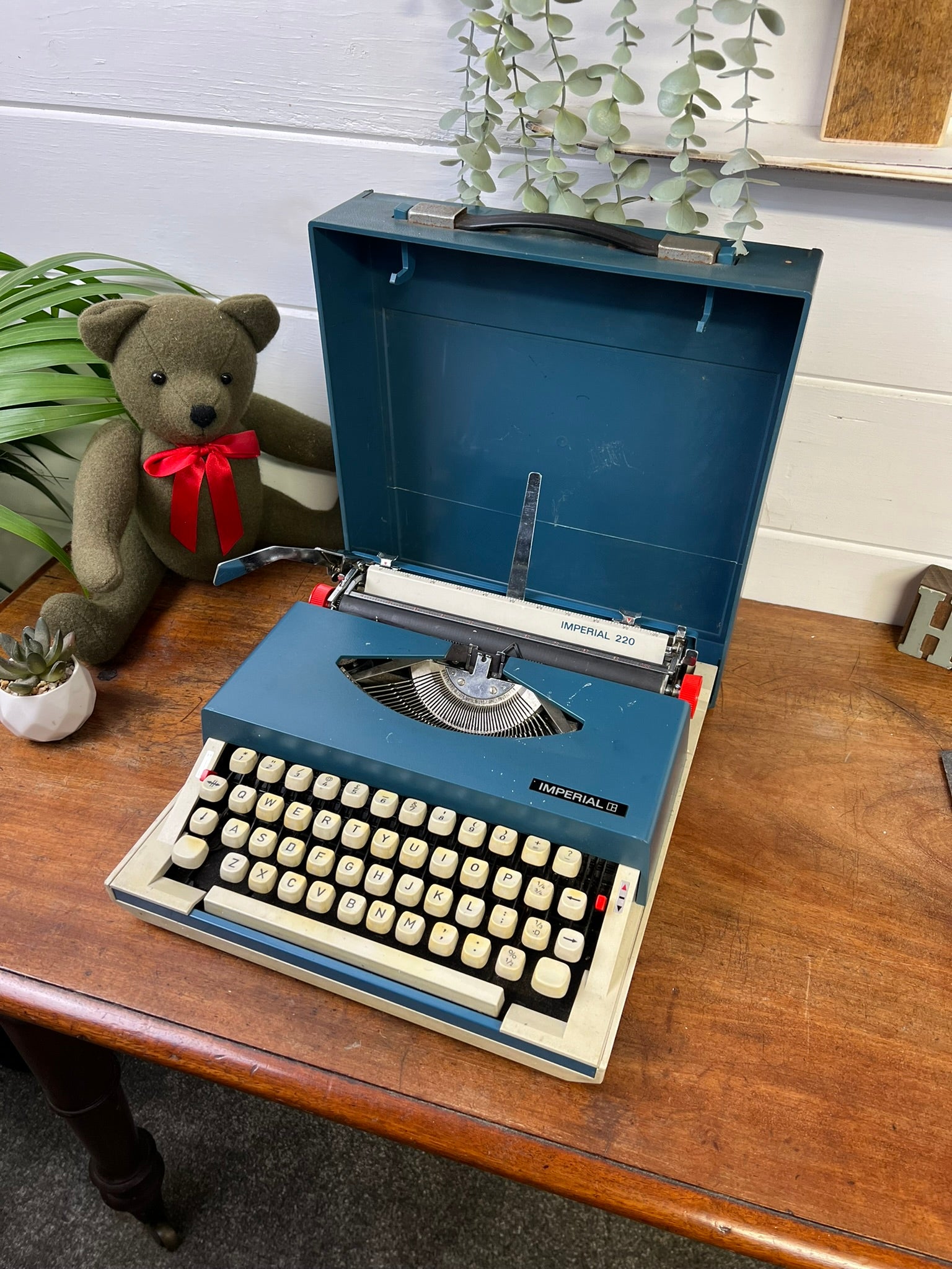 Vintage Imperial 220 Typewriter Portable 1970's Made In Japan Retro De ...