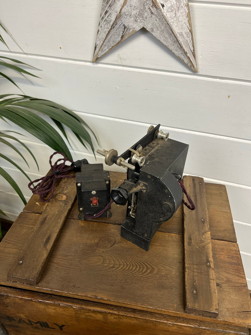 Vintage Pathescope Ace 9.5mm Movie Projector Retro Collectable Display ...